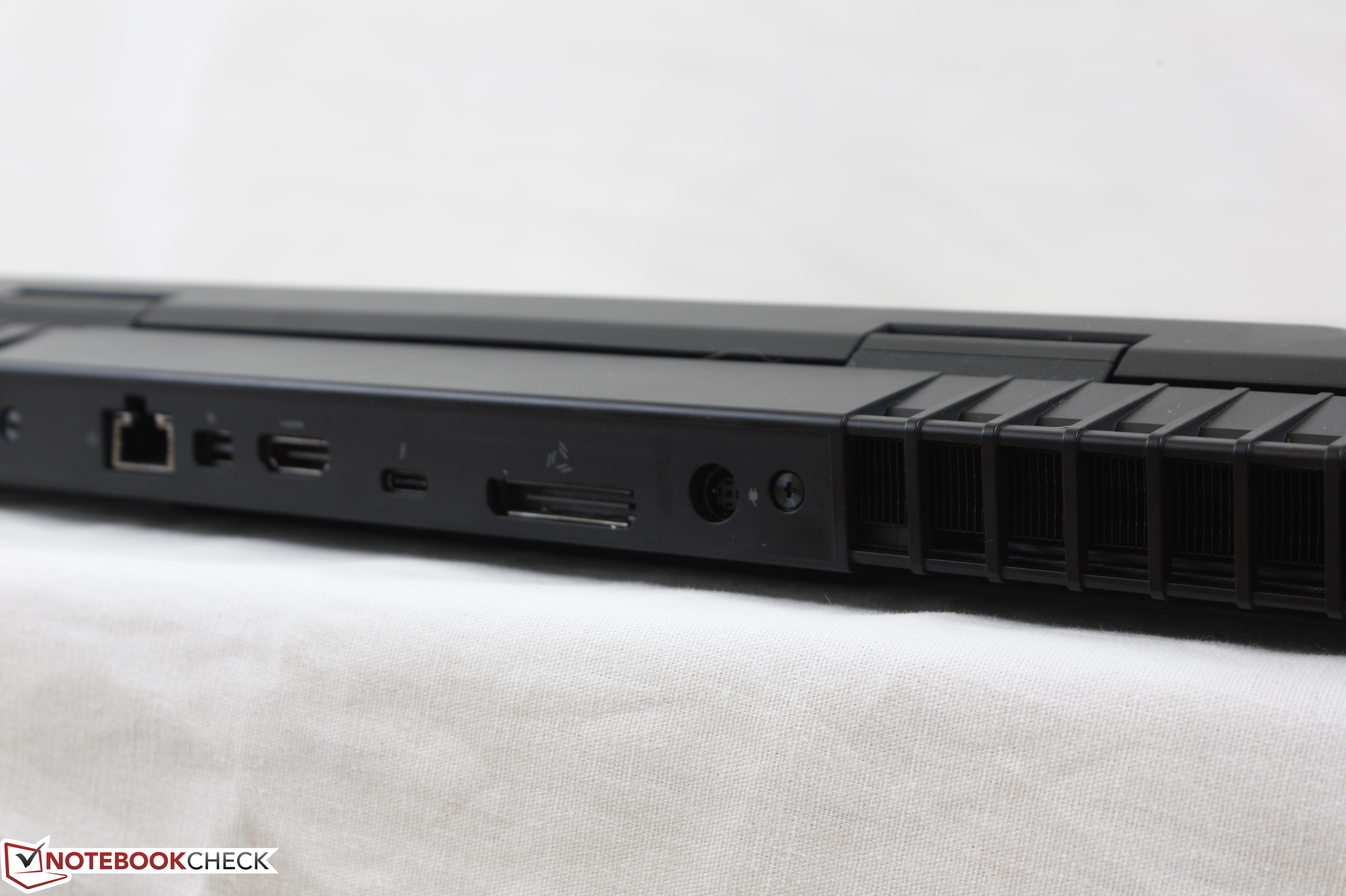 Breve del portátil Alienware 17 R4 (7820HK, QHD, GTX 1080 ...