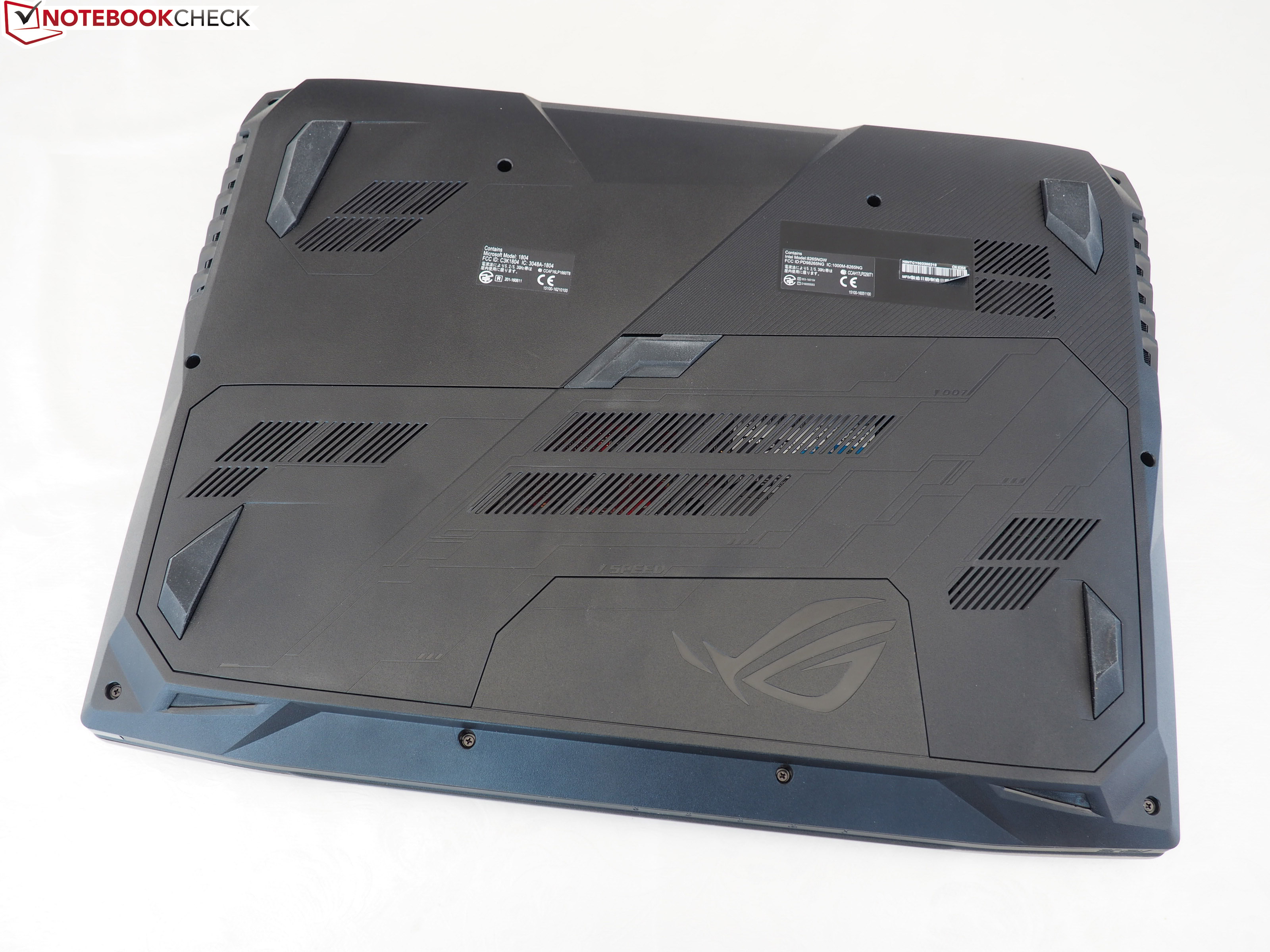 Análisis del Asus ROG Chimera G703 (i7-7820HK, GTX 1080, Full HD ...