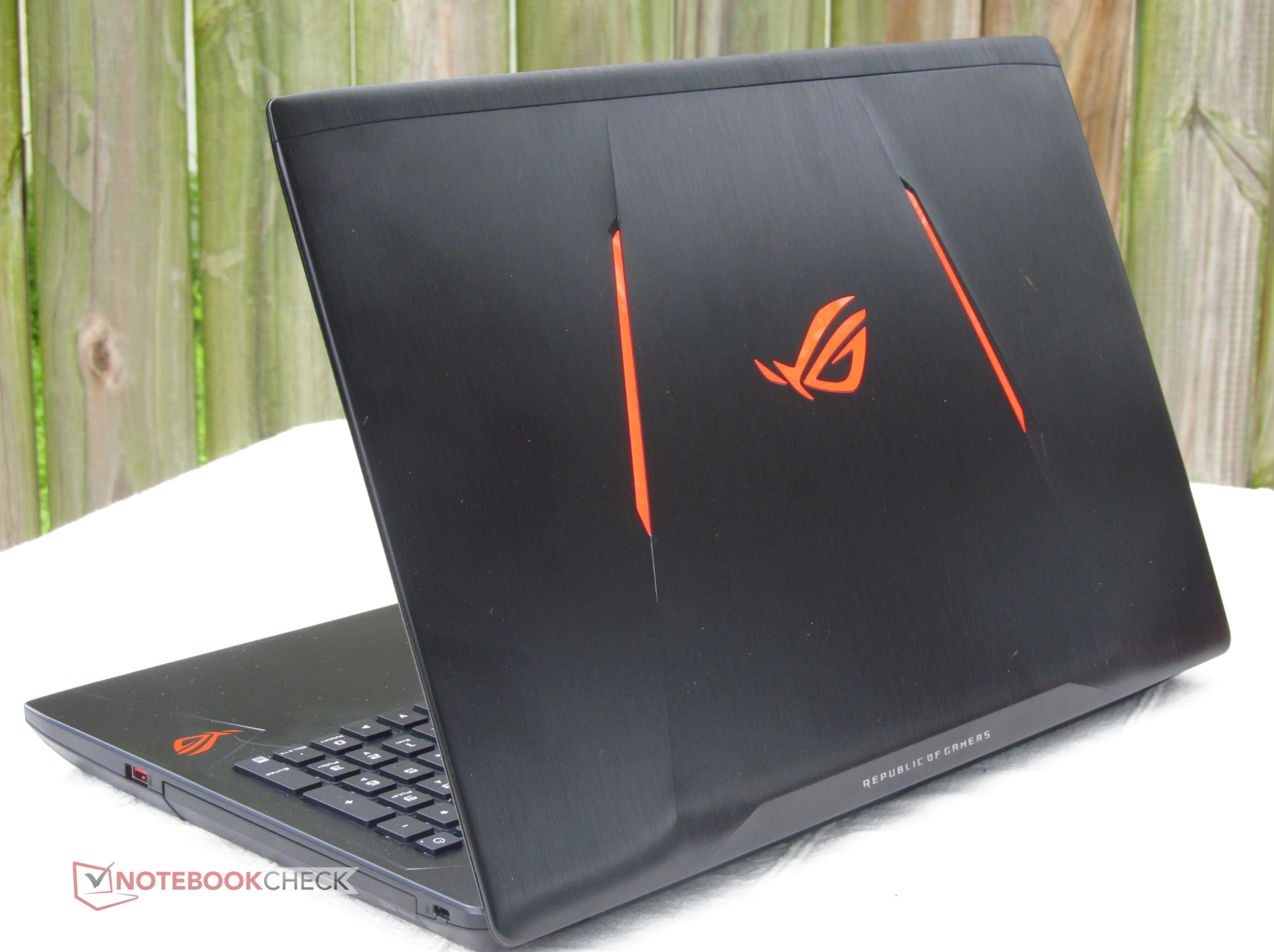Breve análisis del portátil Asus ROG Strix GL553VD (7700HQ, FHD, GTX ...