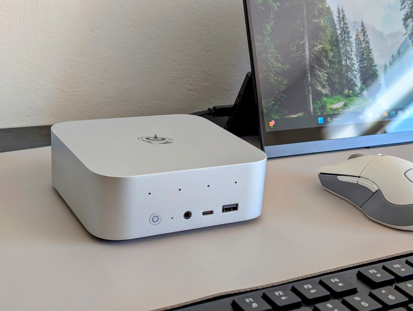 Reseña del Beelink SER9: AMD Zen 5 hace que este mini PC sea más rápido ...