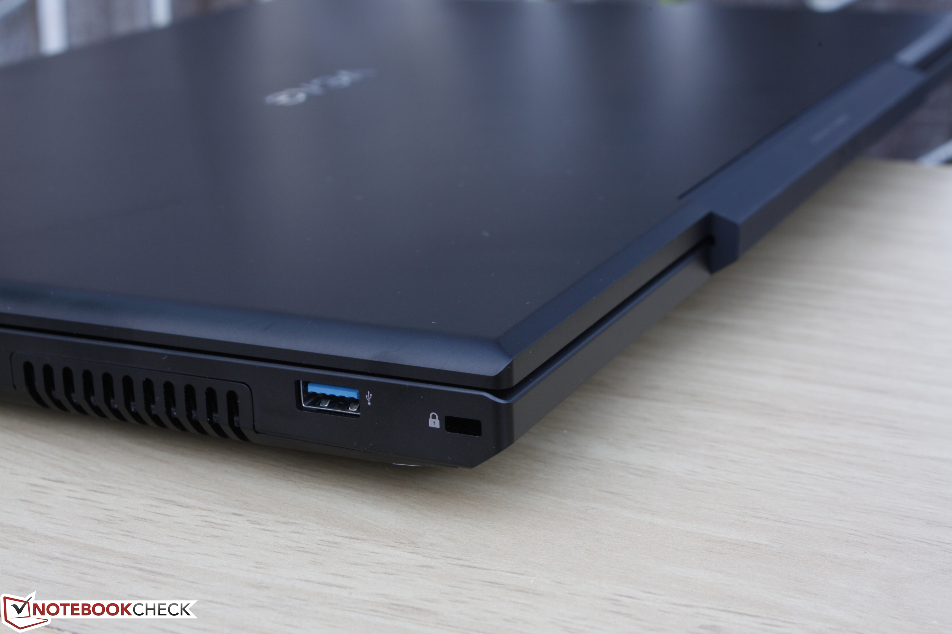 Breve análisis del EVGA SC17 GTX 1070 - Notebookcheck.org