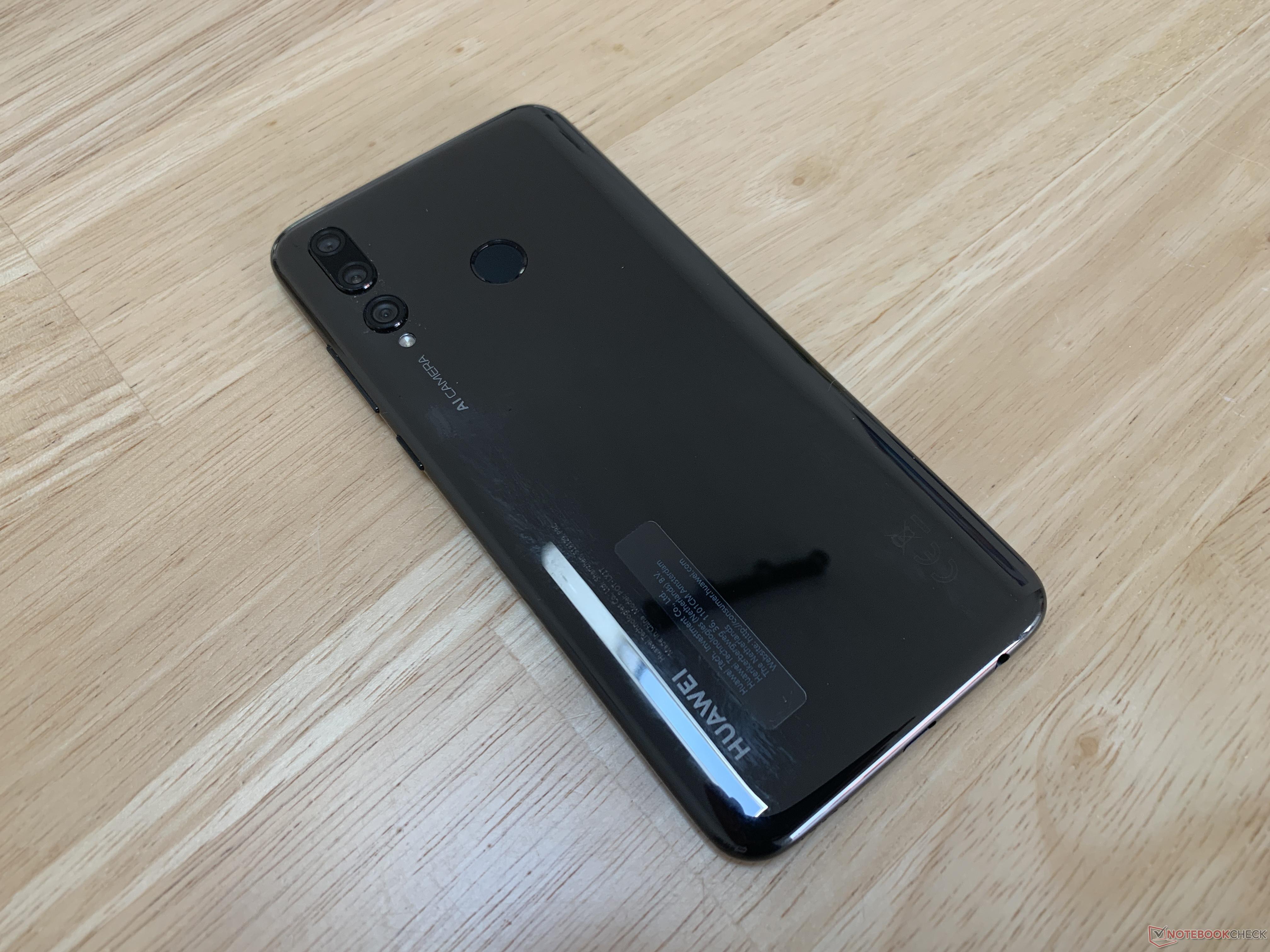 Review del Smartphone Huawei P Smart Plus 2019 - Notebookcheck.org