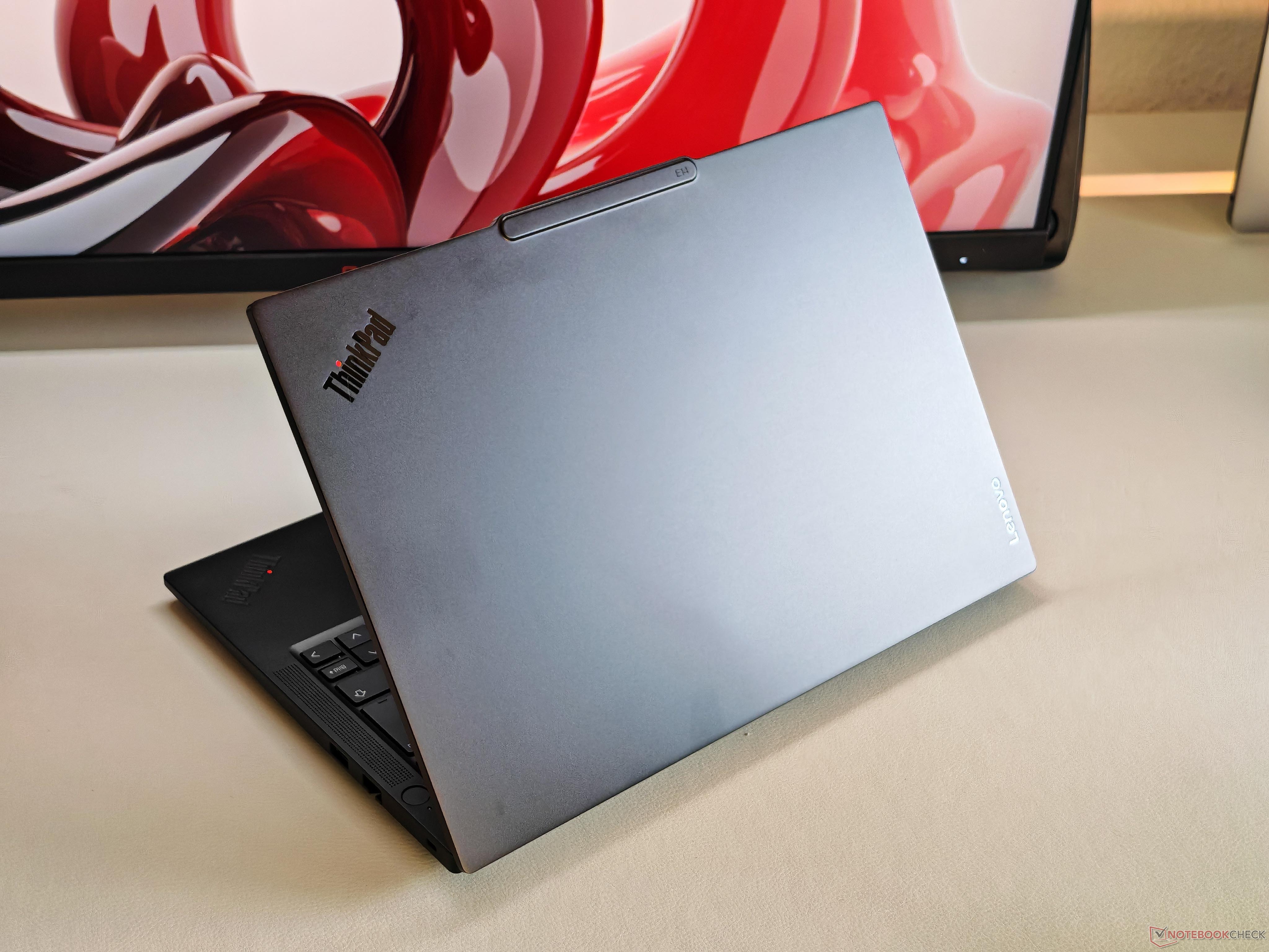 Lenovo ofrece el ThinkPad E14 Gen 7 con CPU Intel modernas, pero sólo ...