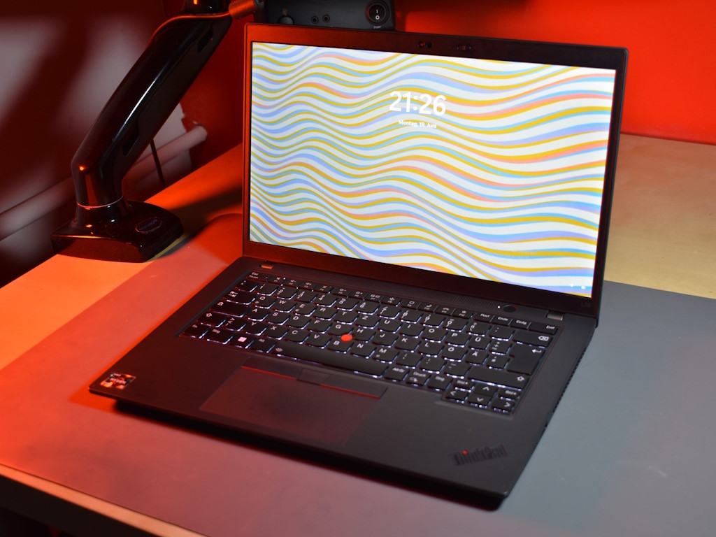 Análisis del Lenovo ThinkPad L14 G4 AMD: portátil asequible con buena ...