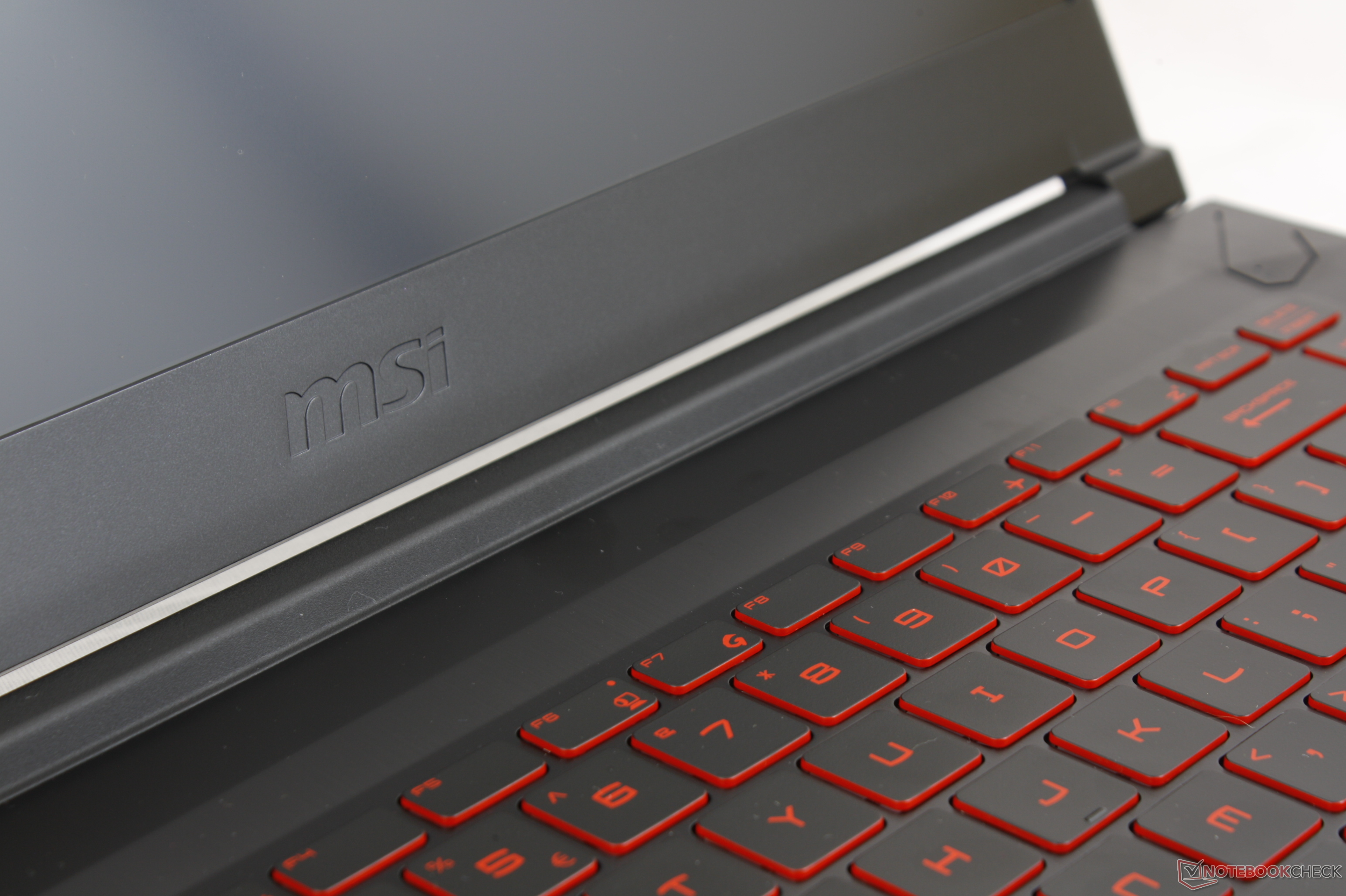 Review del MSI GF63 8RC (i5-8300H, GTX 1050) - Notebookcheck.org