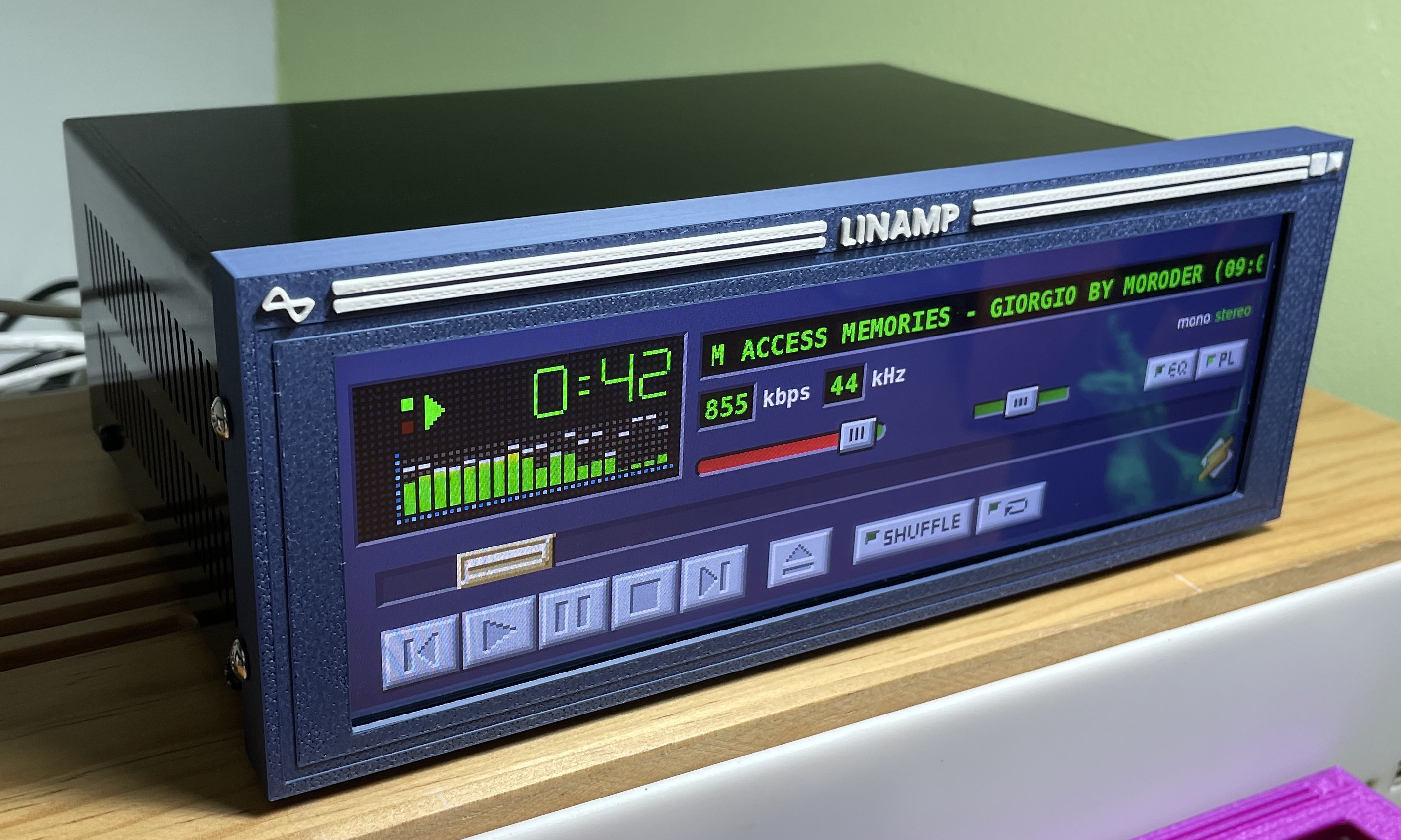 Reproductor de MP3 Winamp recreado en la vida real con hardware basado ...