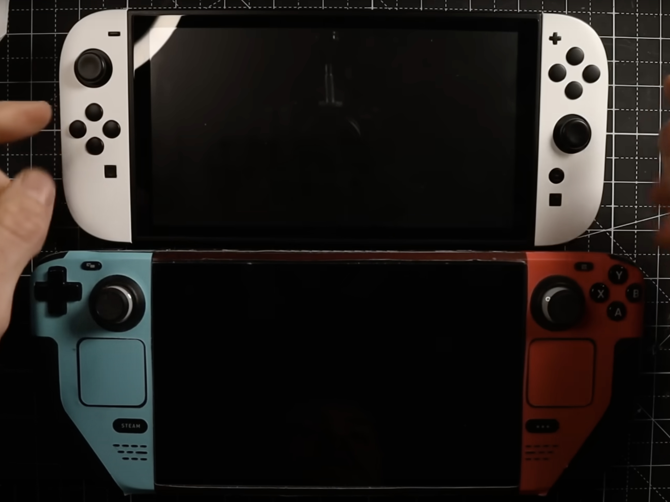 Un nuevo vídeo muestra el supuesto diseño final de Nintendo Switch 2 comparado con la Steam Deck ...