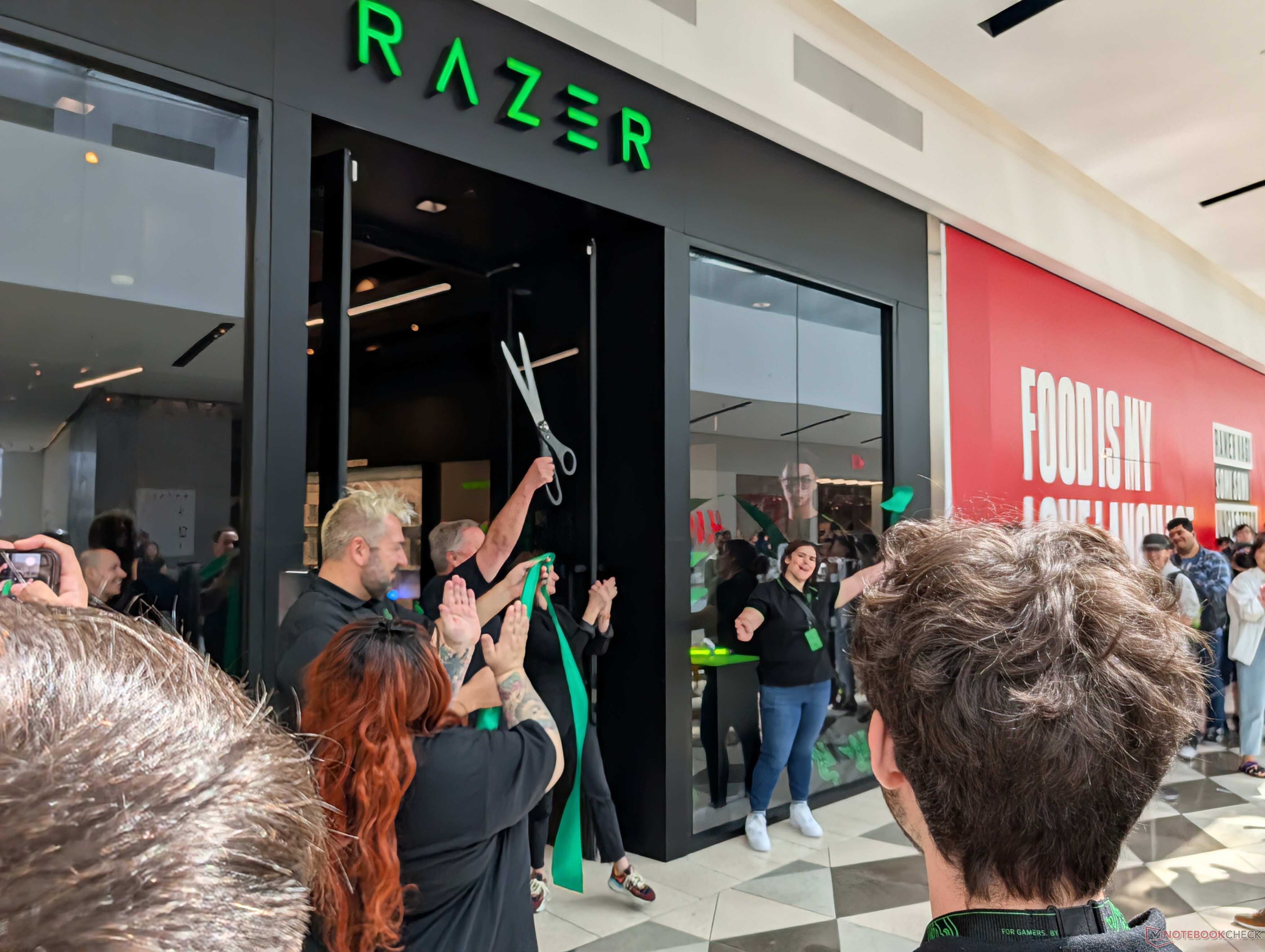 Razer abre una nueva tienda en Silicon Valley. Acudimos a su gran ...