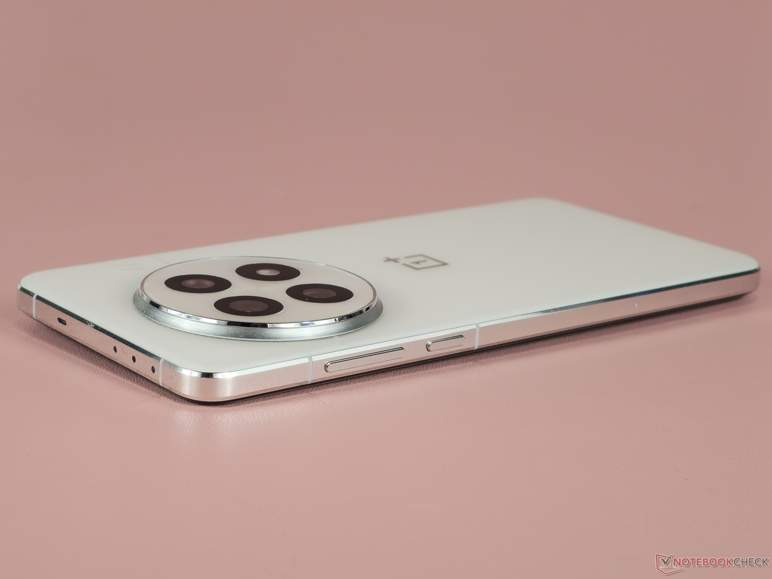 OnePlus 15: Revelado el enorme aumento de la batería del smartphone ...