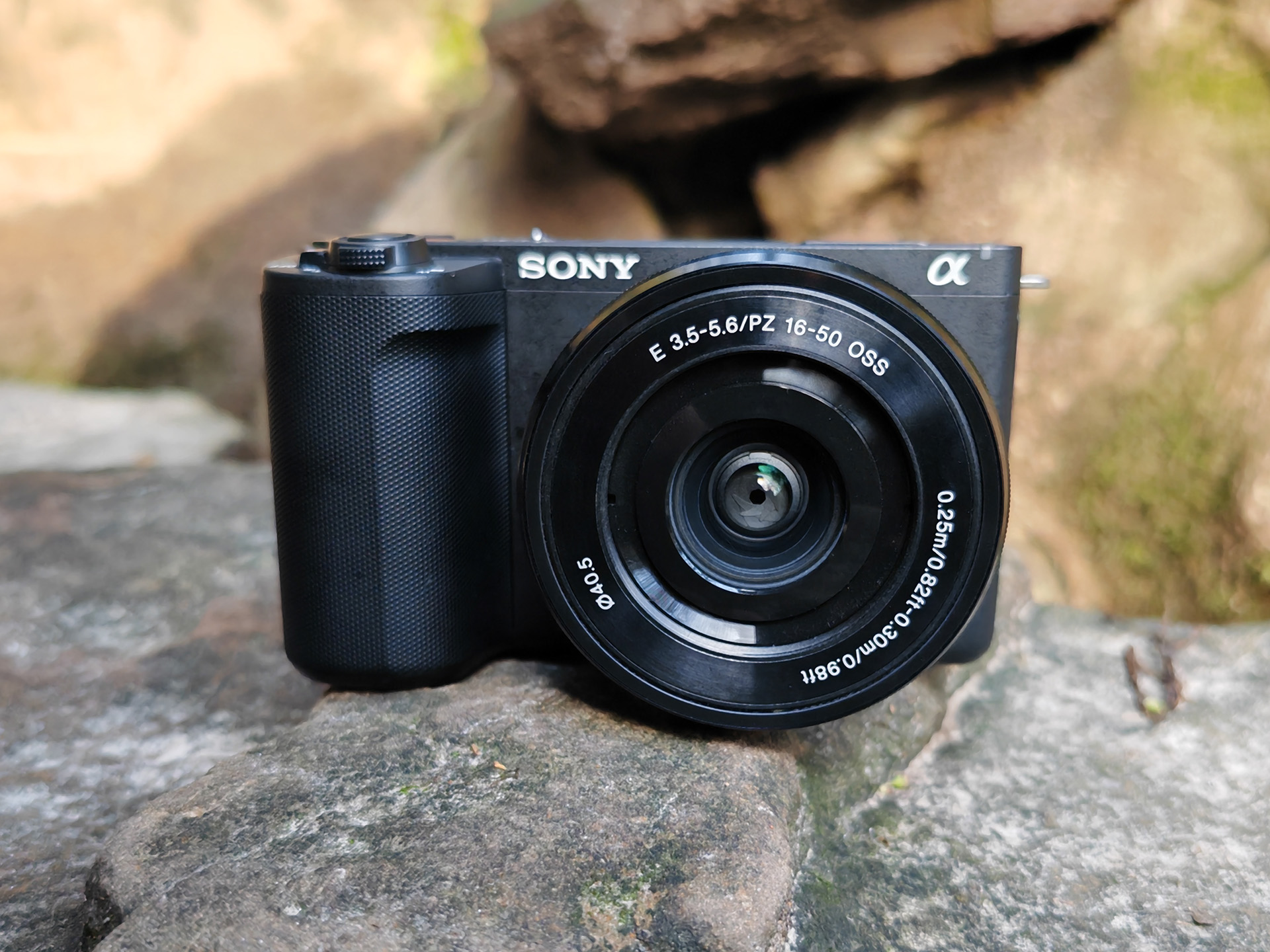 Comparación de cámaras: Sony Alpha ZV-E10 II vs. Apple iPhone 16 Pro ...