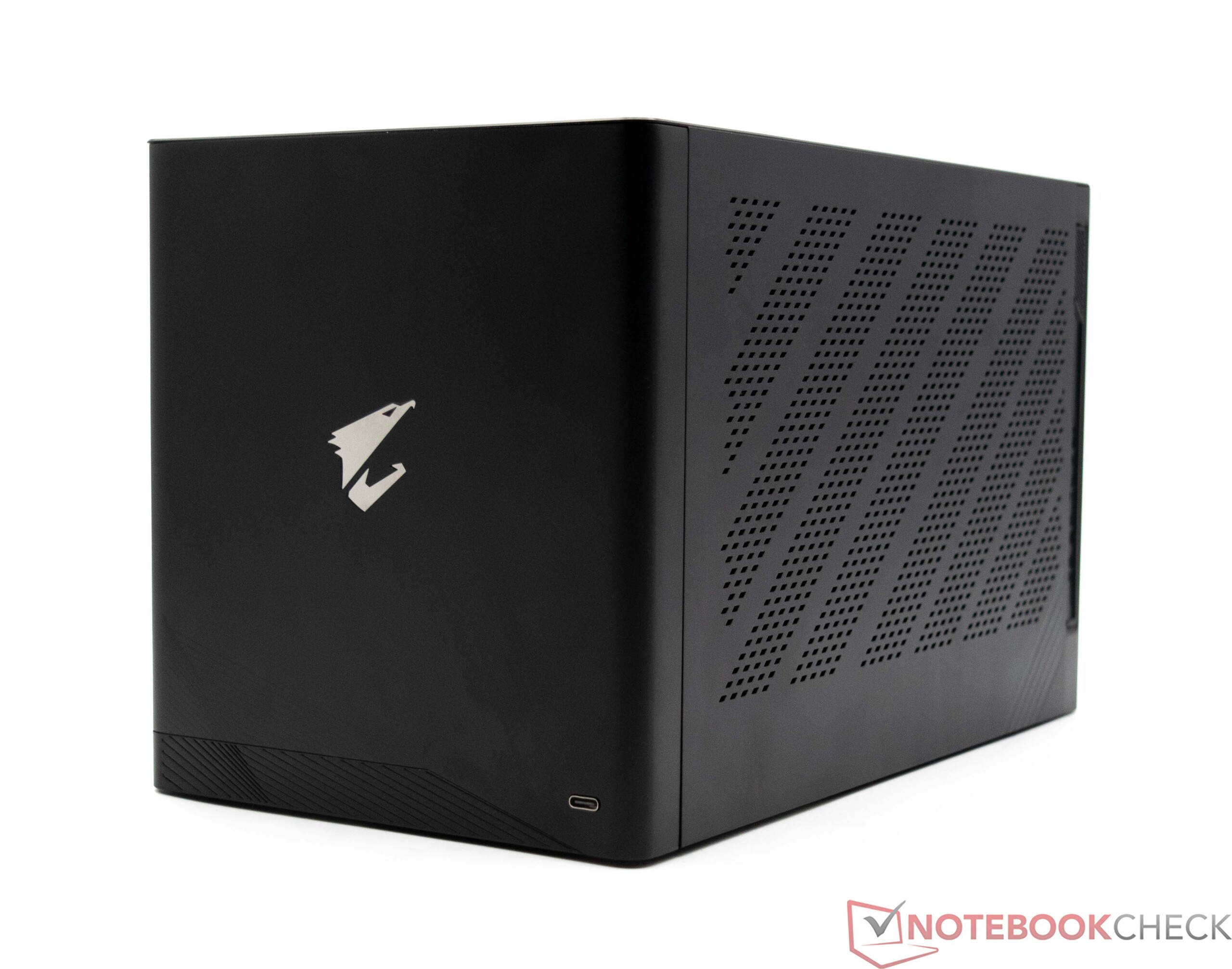 Análisis de la Gigabyte Aorus RTX 4090 Gaming Box: La tarjeta gráfica de consumo más rápida de ...