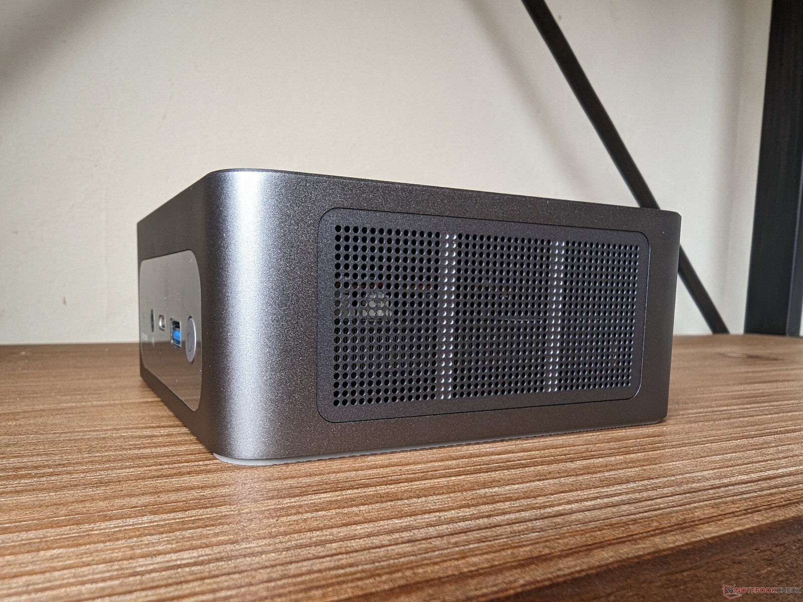 Análisis del mini PC SER7 de Beelink: Ryzen 7 7840HS con refrigeración ...