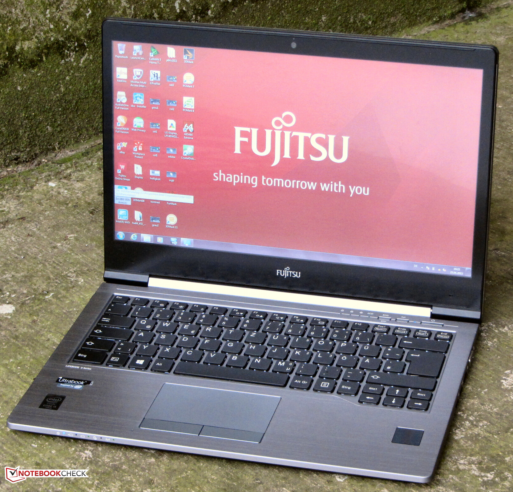 Breve análisis del Ultrabook Fujitsu LifeBook U745 - Notebookcheck.org