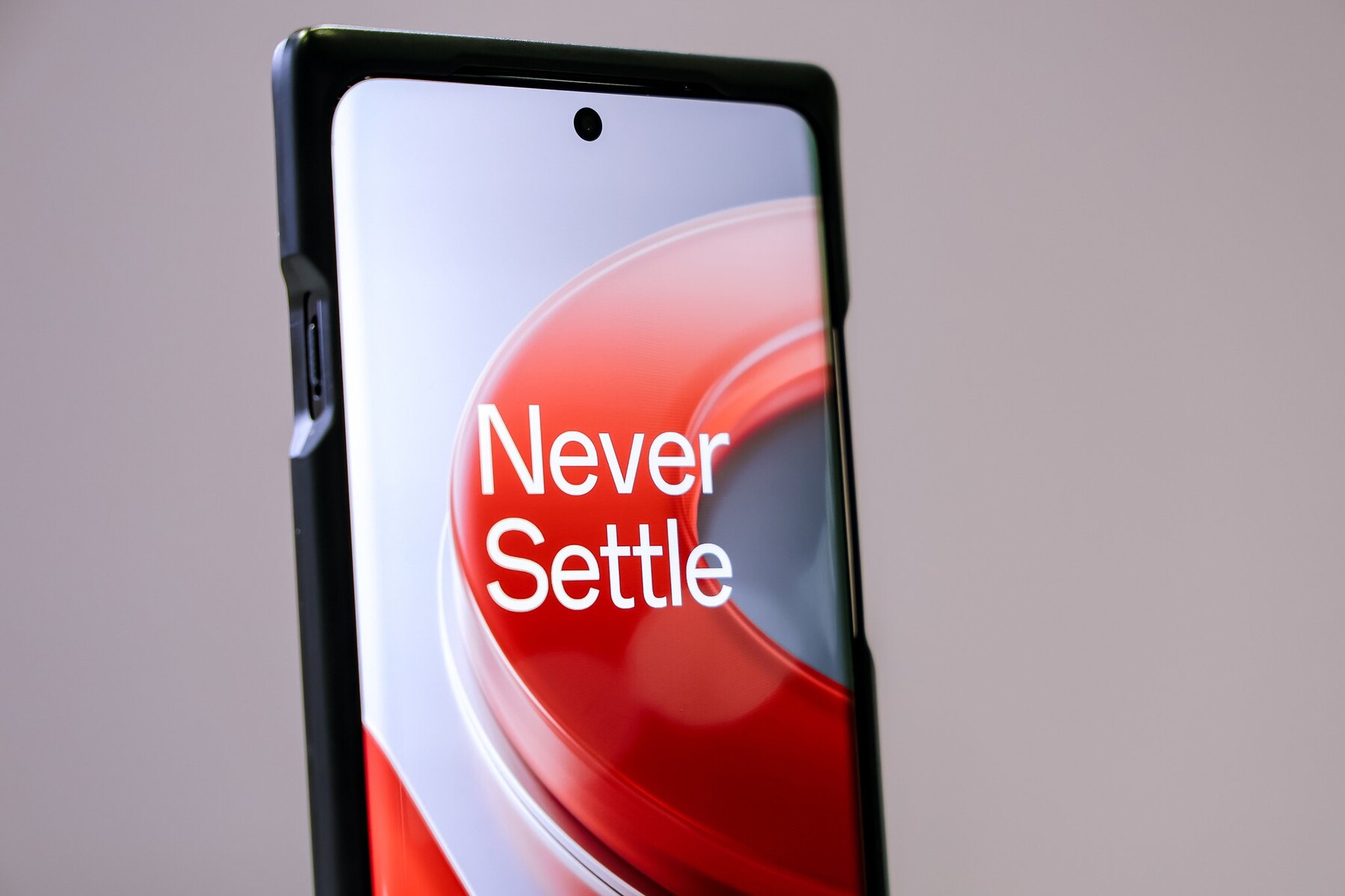 Nuevos informes confirman el diseño y las especificaciones de la pantalla del OnePlus 12 ...