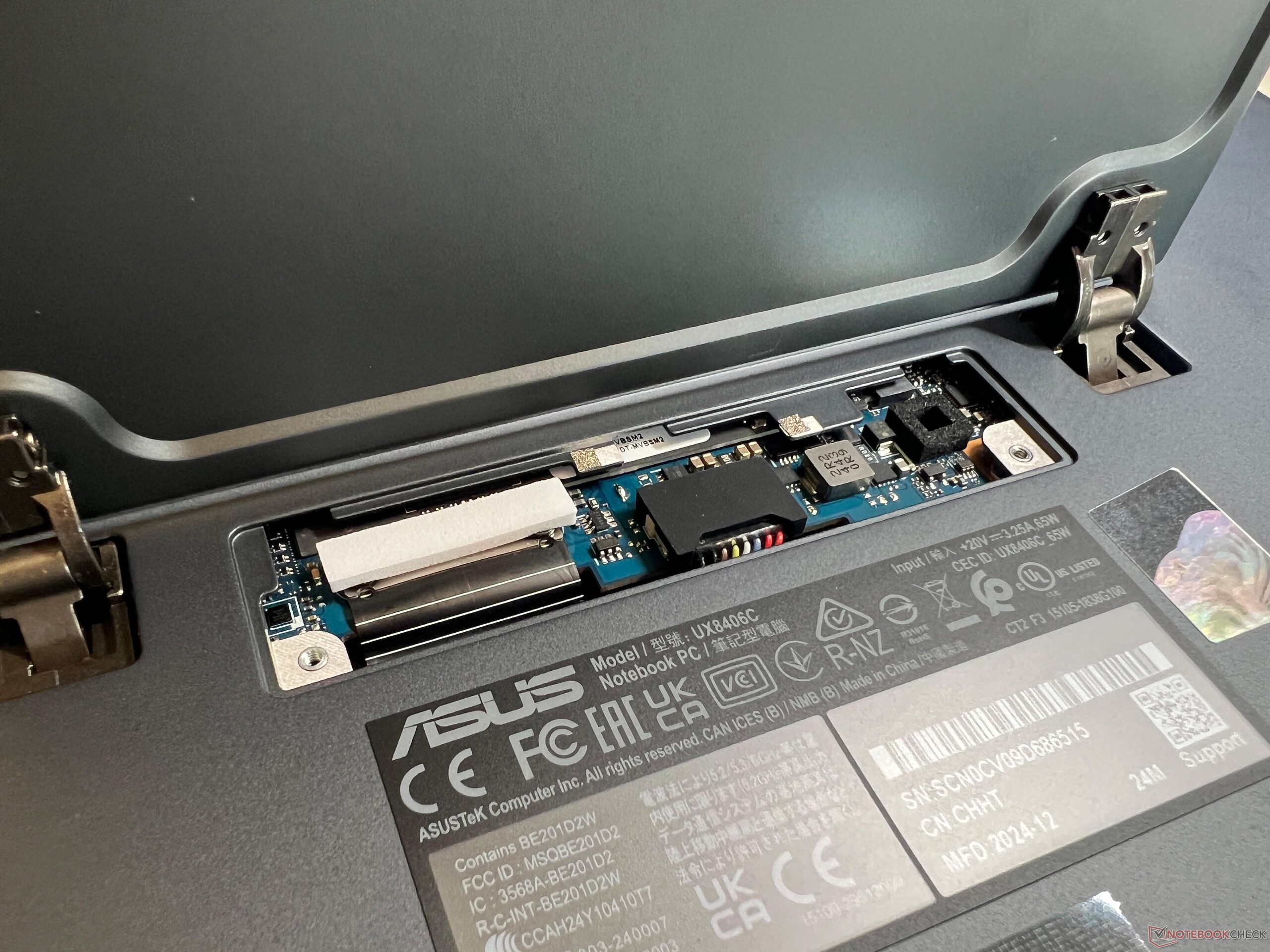 Análisis del Asus ZenBook Duo OLED - El convertible multipantalla ahora ...